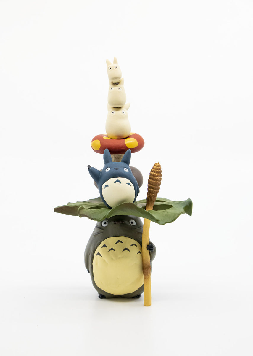 My Neighbor Totoro: Stacking Figure - Totoro with Leaf – MegaCulture